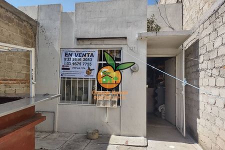 CASA CON FINES COMERCIALES EN HACIENDA SANTA FE, TLAJOMULCO | EasyBroker