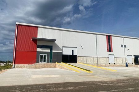 NAVE INDUSTRIAL EN RENTA 4,000 M2, 120 M2 OFICINA, 7 ANDENES PATIO DE MANIOBRAS | EasyBroker