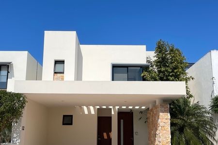 Casa en Venta en Privada Porto Alegre, Santa Gertrudis Copó, Mérida | EasyBroker