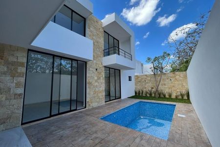 CASA EN VENTA EN MERIDA YUCATAN SANTA GERTRUDIS COPO PRIVADA PIEDRA VERDE | EasyBroker