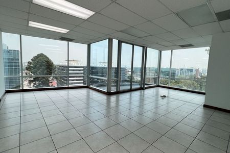 Oficina en renta o venta Edificio Reforma 10, zona 10