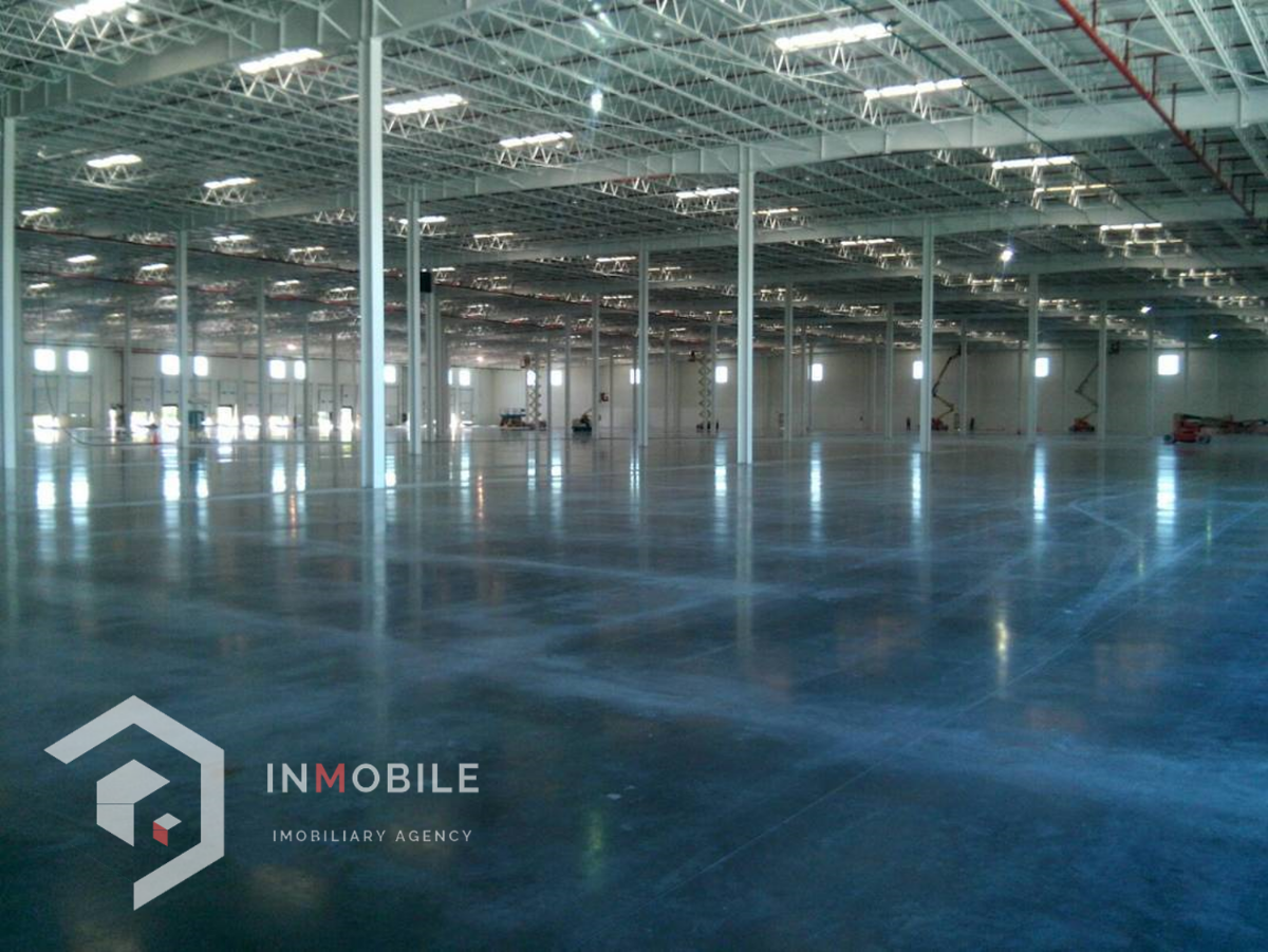 Bodega de 3,017 m2, con dos niveles de oficinas, Apodaca Monterrey. | EasyBroker