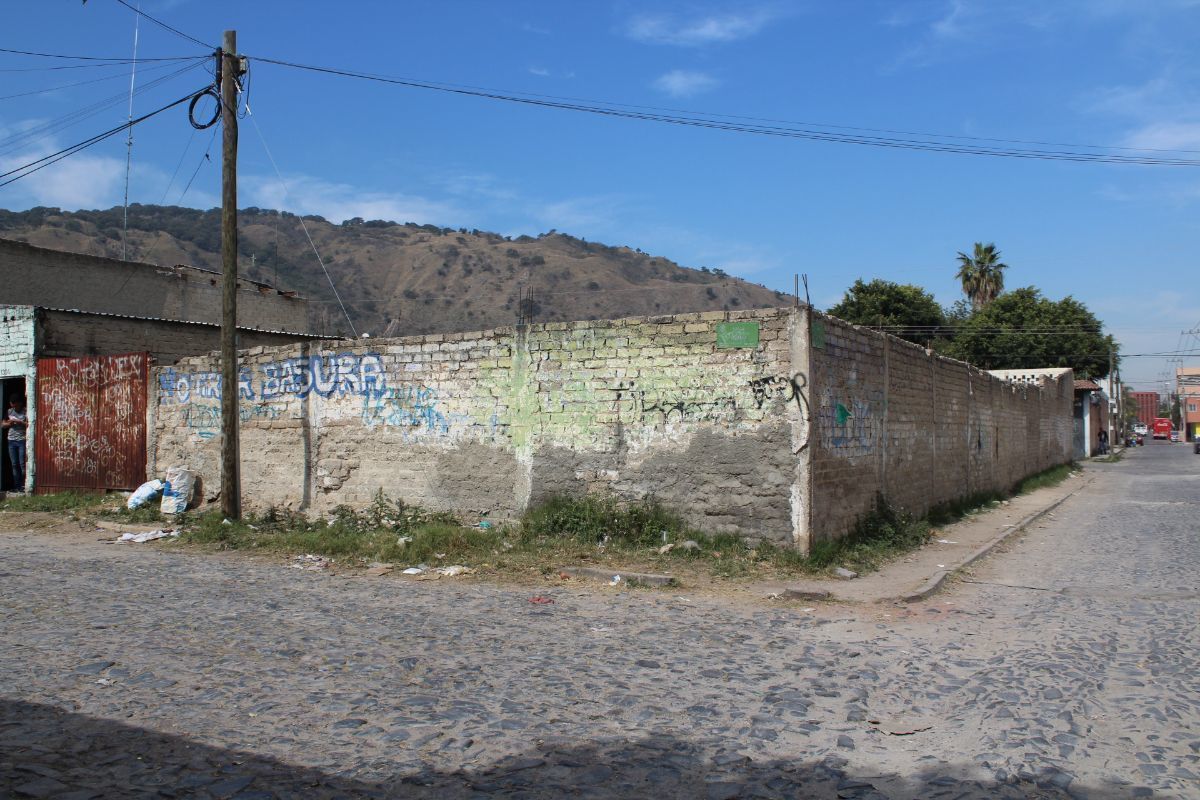 878 Mts El Colli urbano II. Cabecera de manzana, tres frentes. | EasyBroker