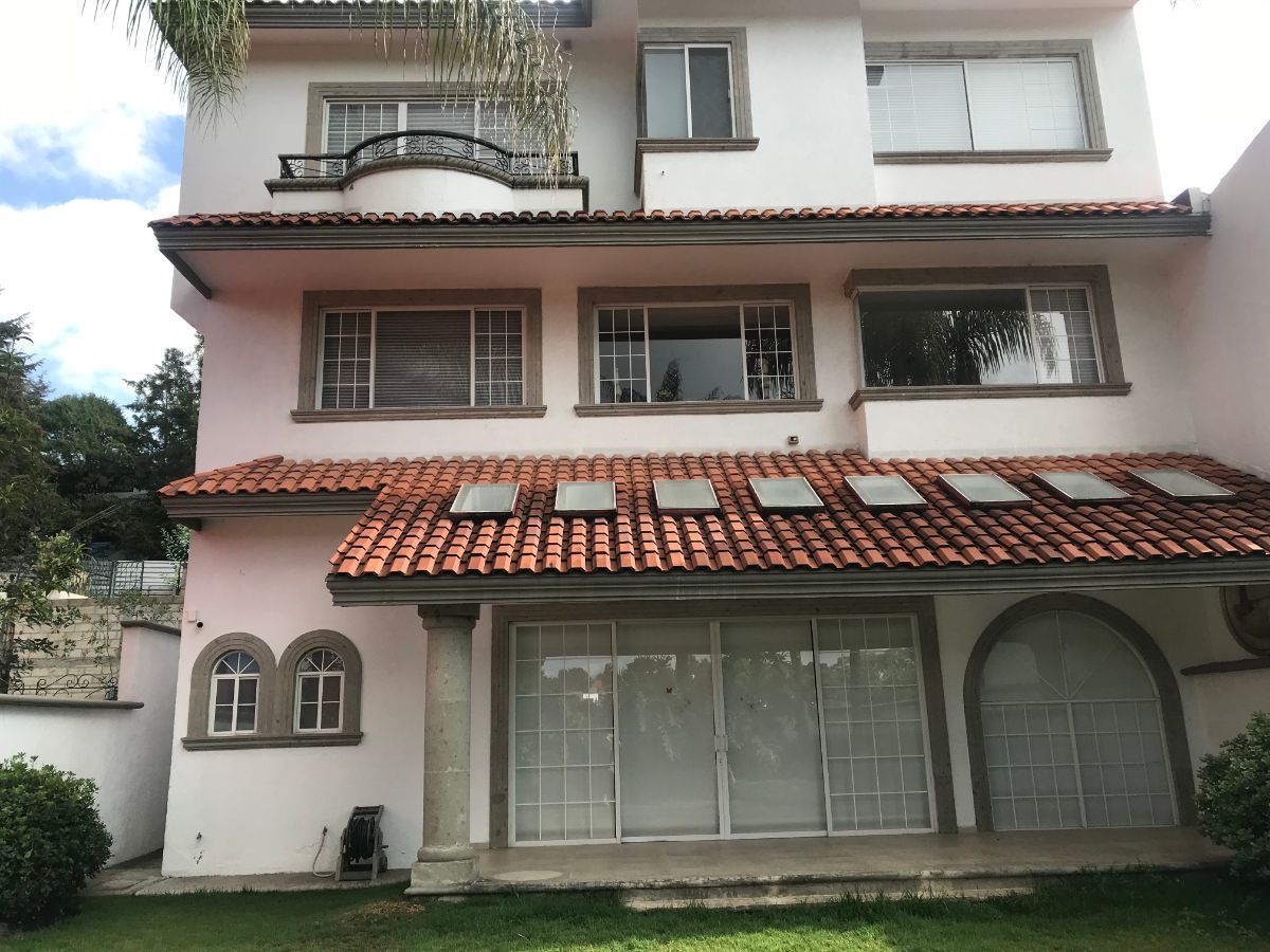 CASA EN VENTA EN RESIDENCIAL CLUB DE GOLF CHILUCA, ZONA ESMERALDA ...