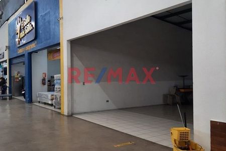 Zona 12 Locales en Renta Plaza Centrasur