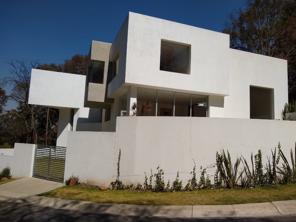 RESIDENCIA EN VENTA EN LA MEJOR ZONA ESMERALDA | EasyBroker
