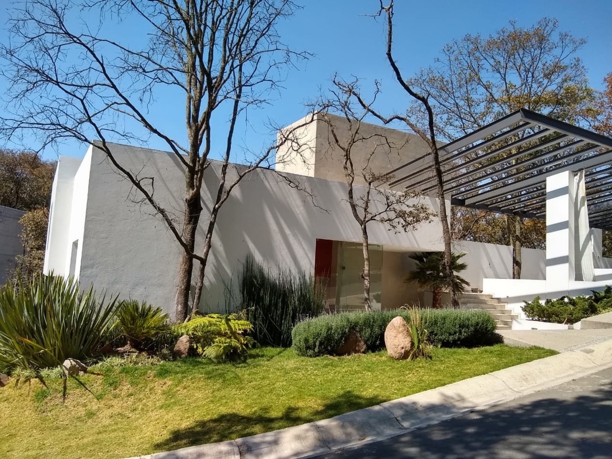 RESIDENCIA EN VENTA EN LA MEJOR ZONA ESMERALDA | EasyBroker