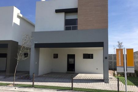 INCREÍBLE Casa de 3 pisos en Apodaca | EasyBroker