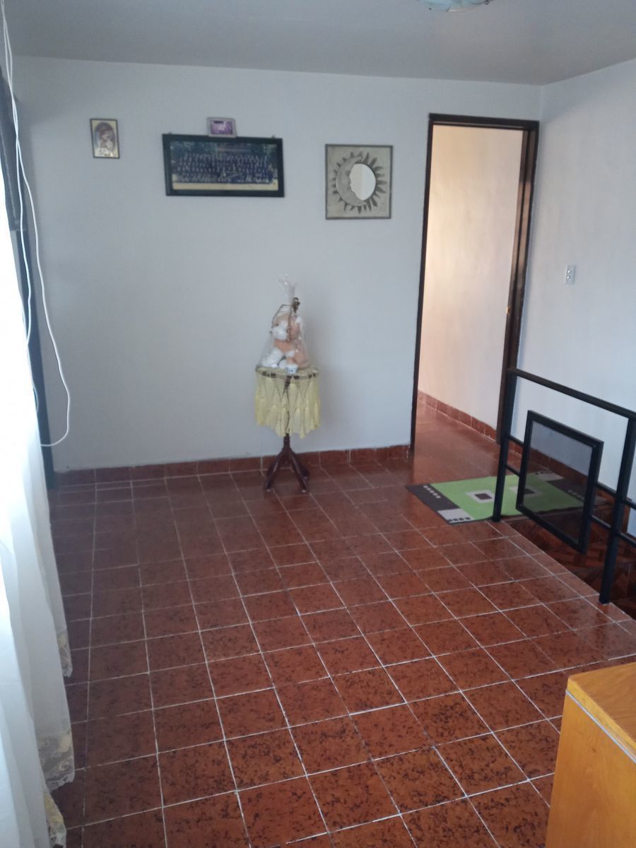 Sector Popular. Casa de 2 niveles con acceso a Churubusco, La Viga y Av. Ermita | EasyBroker