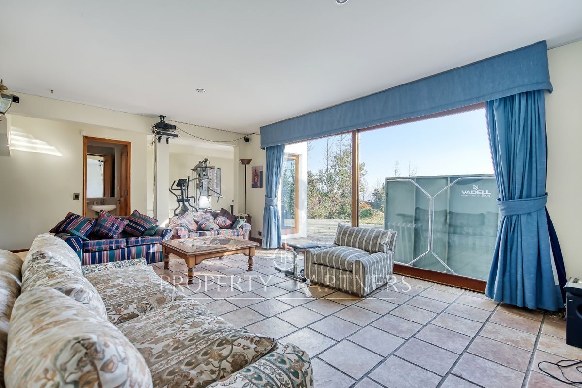 Gran casa estilo chileno, insuperable vista, El Huinganal | EasyBroker