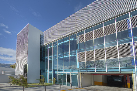 Edificio de oficinas 7500 m2 con 400 parqueos en Santa ana | EasyBroker