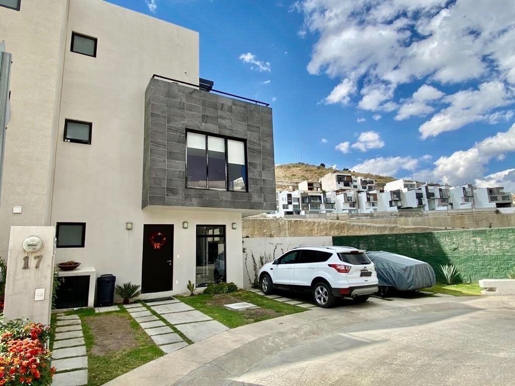 VENTA DE CASA EN “REVA” ZONA ESMERALDA | EasyBroker