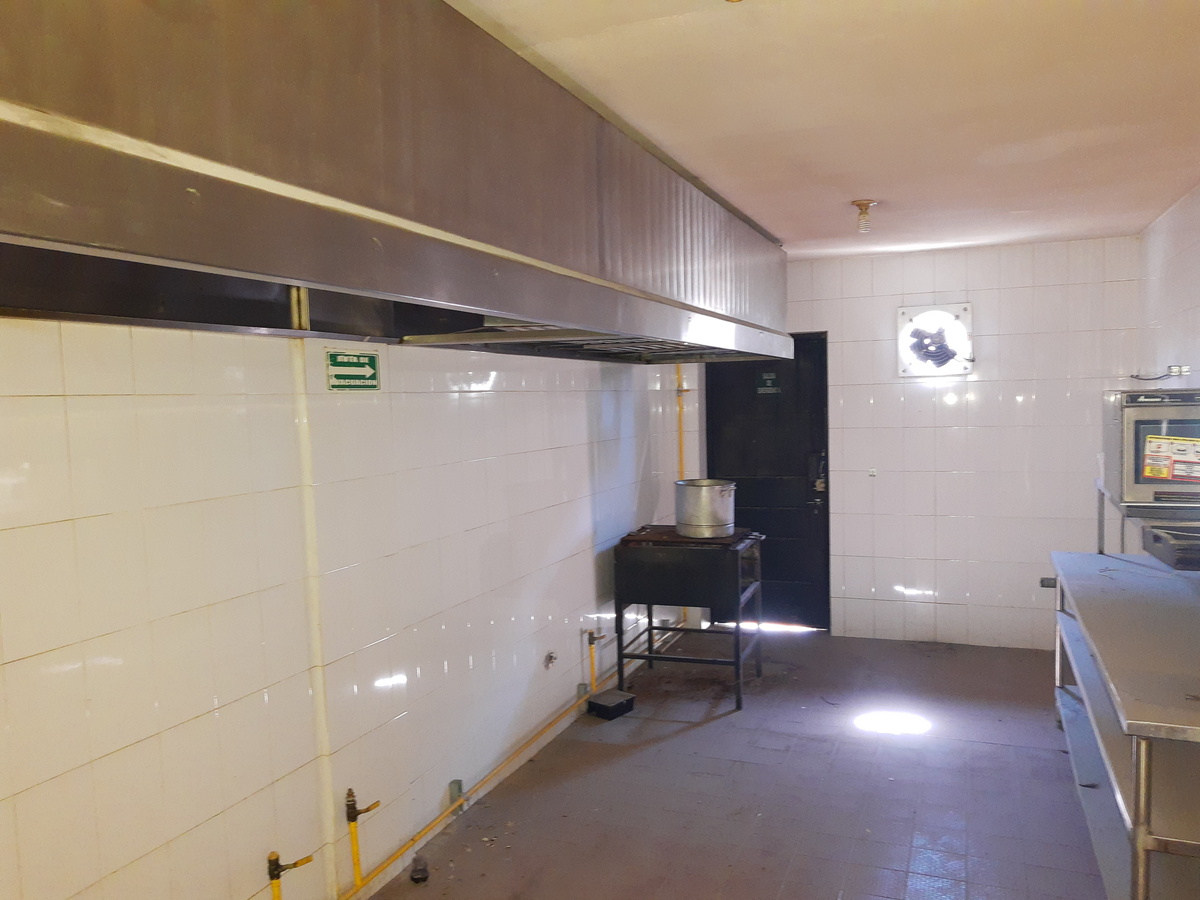 LOCAL EN RENTA EN MONTERREY AV PASEO DE LOS LEONES CUMBRES 1ER SECTOR ...