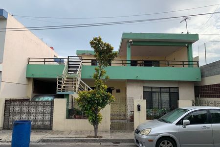 CASA EN VENTA EN FRACCIONAMIENTO BERNARDO REYES, MONTERREY | EasyBroker