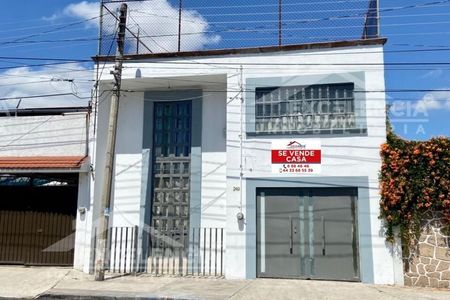 VENTA DE CASA MUY CÉNTRICA EN LA COLONIA TRES PUENTES . | EasyBroker