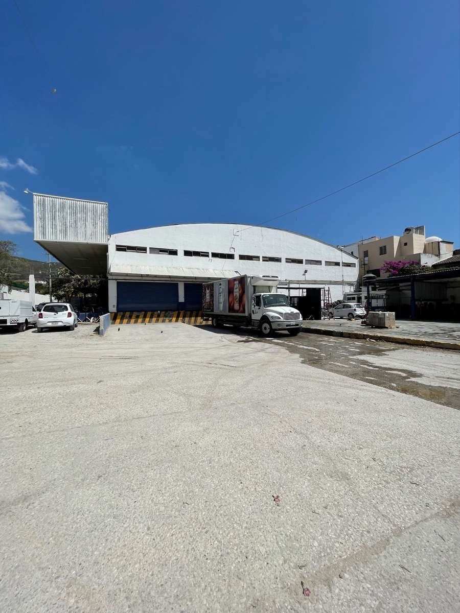 RENTA DE BODEGA CON PATIO DE MANIOBRAS | EasyBroker