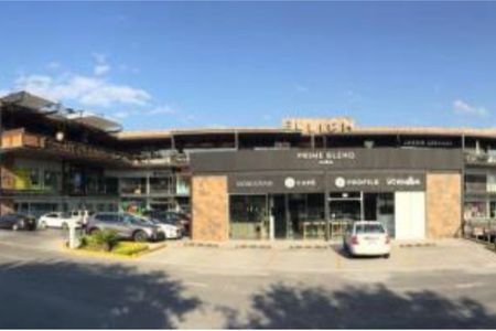 HERMOSO LOCAL COMERCIAL EN PLAZA ELLION EN RENTA Y VENTA | EasyBroker