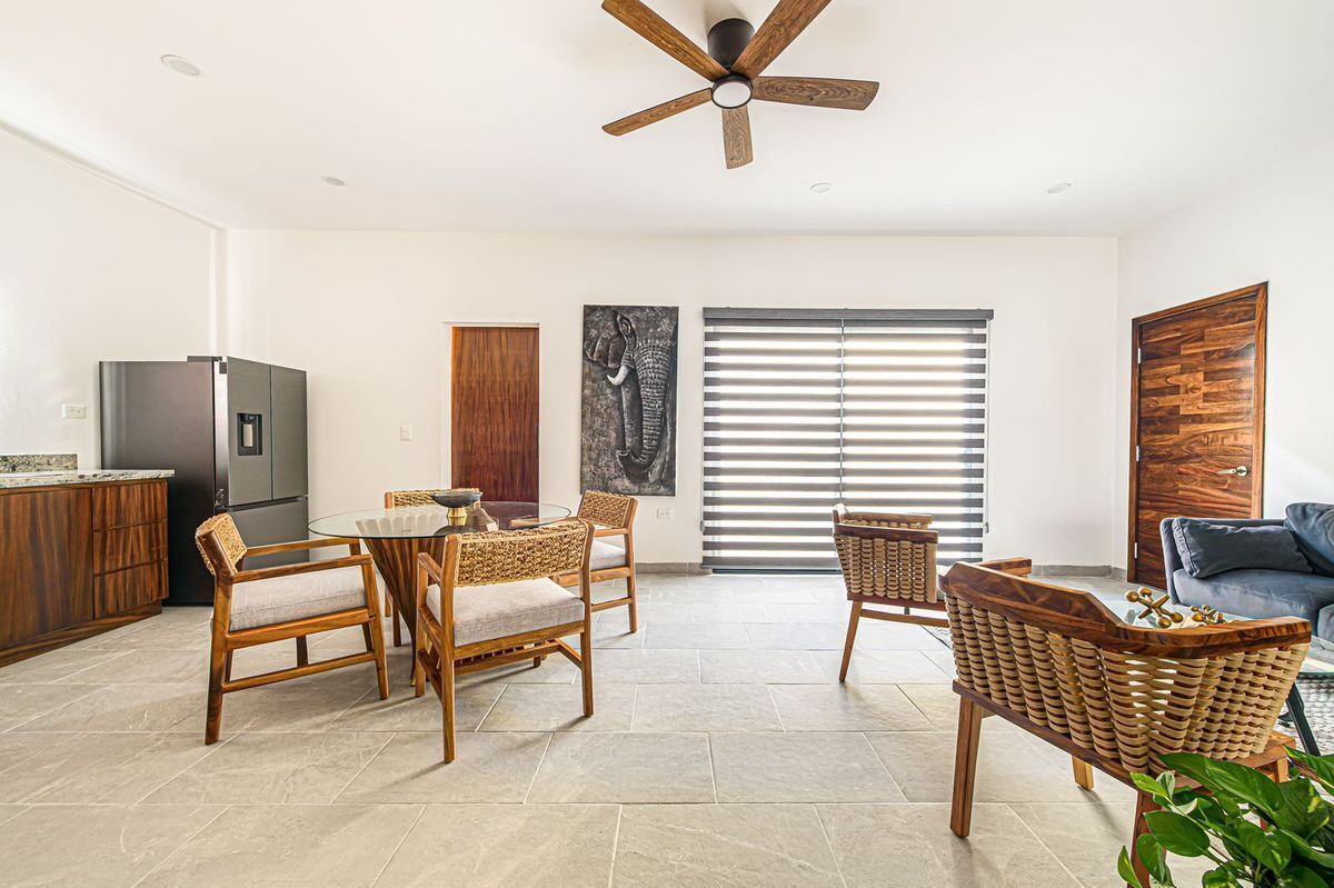 Penthouse con 73 m2 de terraza privada, area común con alberca semi techada, bar | EasyBroker