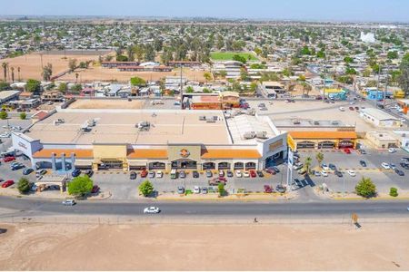 Local de 993m2 en Plaza Comercial en Mexicali | EasyBroker