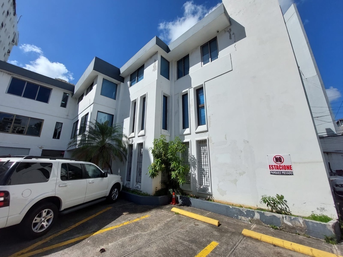 Local comercial o de oficina en la Gustavo Mejia Ricart al lado de La ...