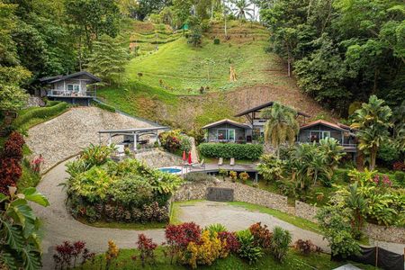 Family Compound with Whale Tail Views and Waterfalls! | EasyBroker