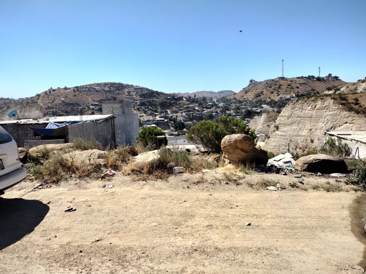 TERRENO EN LA COLONIA SAN LUIS(VILLAS DEL ROBLE) CAÑON DEL SAINZ ...