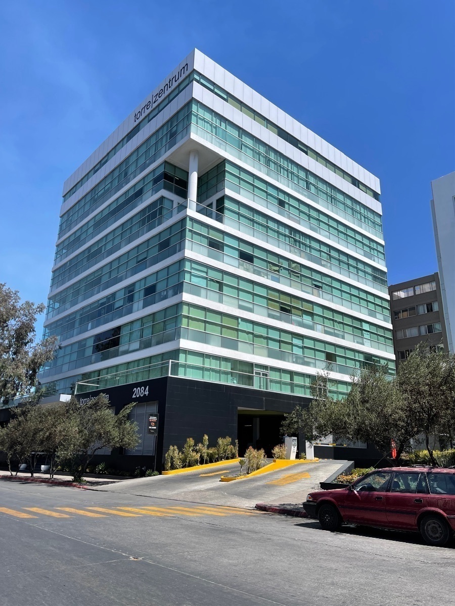 RENTA DE OFICINA EN TORRE ZENTRUM EN ZONA RÍO | EasyBroker