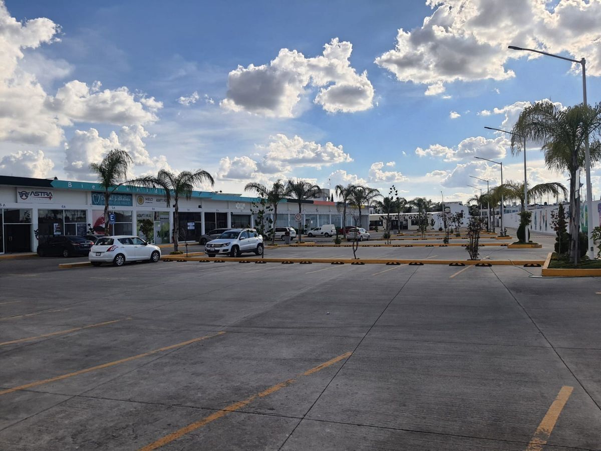 LOCAL EN RENTA, PLAZA TURQUESA, IRAPUATO, GUANAJUATO | EasyBroker