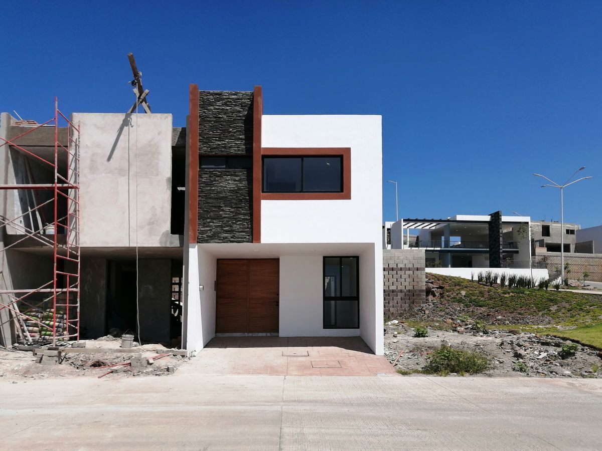 CASA EN VENTA EN ZIMALTÁ (PEDREGAL DEL BOSQUE) | EasyBroker
