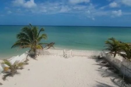 CASA EN PLAYA CHELEM A LA ORILLA DEL MAR YUCATAN | EasyBroker