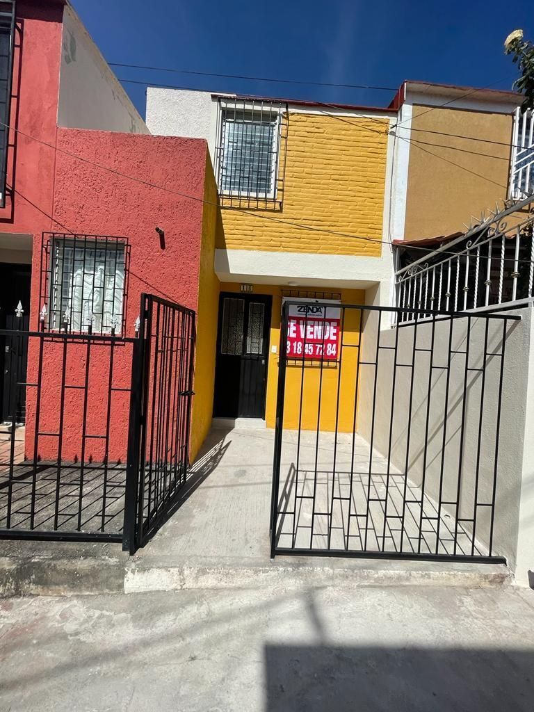 Casa en venta en cd Guzmán 5 minutos de la U de G y del IMSS CLINICA #9 ...
