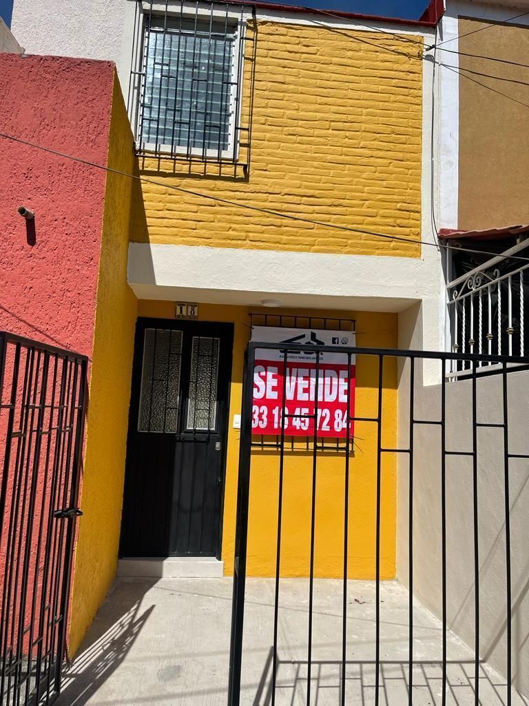 Casa en venta en cd Guzmán 5 minutos de la U de G y del IMSS CLINICA #9 ...