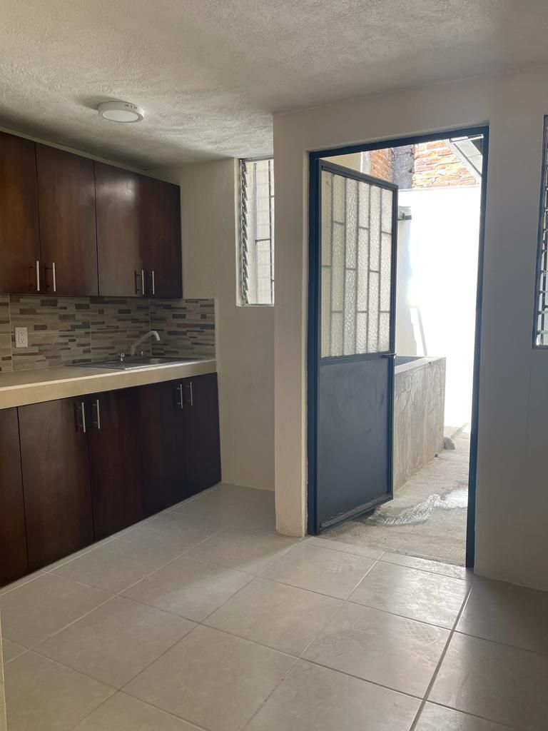 Casa en venta en cd Guzmán 5 minutos de la U de G y del IMSS CLINICA #9 ...