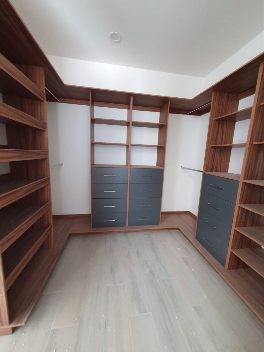 Casa en Venta con Sótano y Cuarto de juegos, Lomas de Juriquilla ...