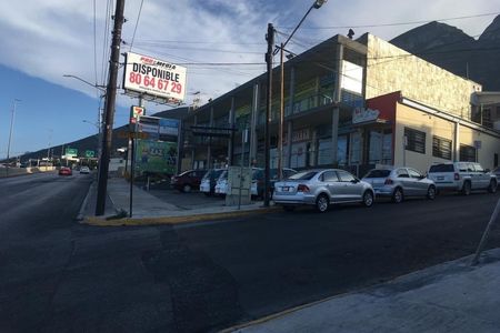 Local comercial renta en planta baja Cumbres Monterrey | EasyBroker
