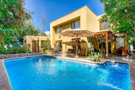 Venta de Casa Peñalolén, Casas de la Viña | EasyBroker