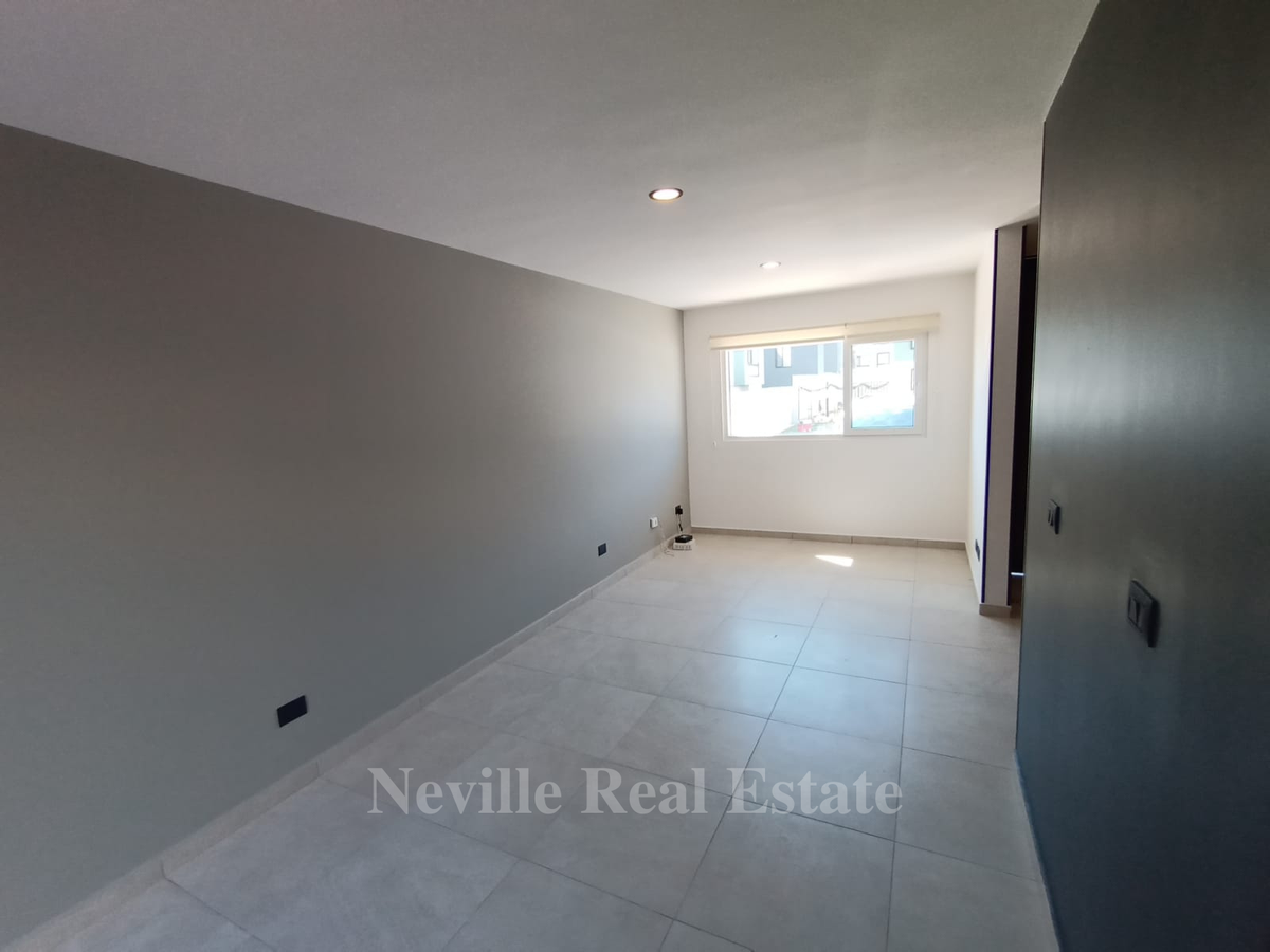 Estrena casa con amenidades Villas del Refugio Sur a espaldas de HEB El ...