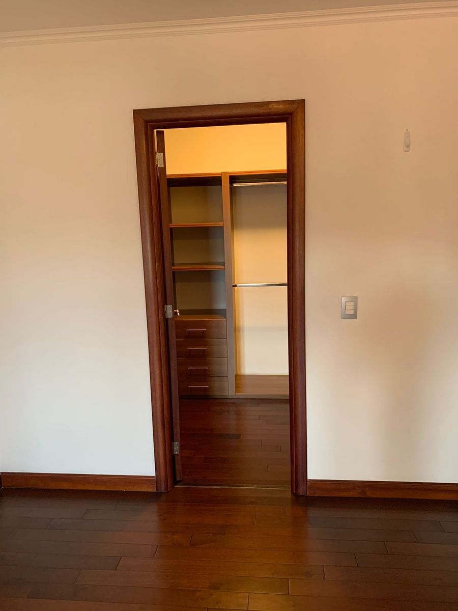 APARTAMENTO AMPLIO EN VENTA EDIFICIO TADEUS ZONA 14 | EasyBroker