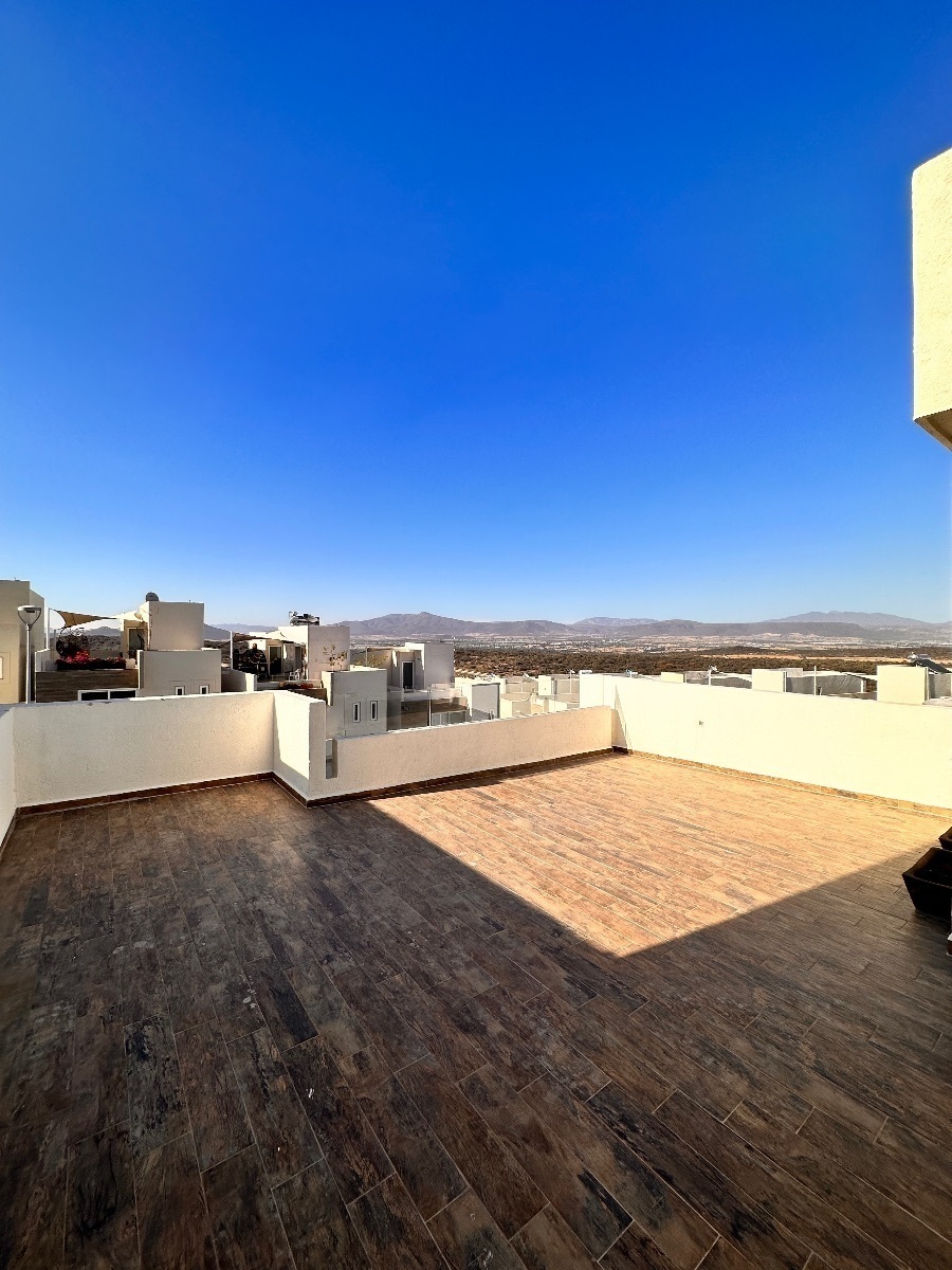 Casa en renta Zibata con roof garden | EasyBroker