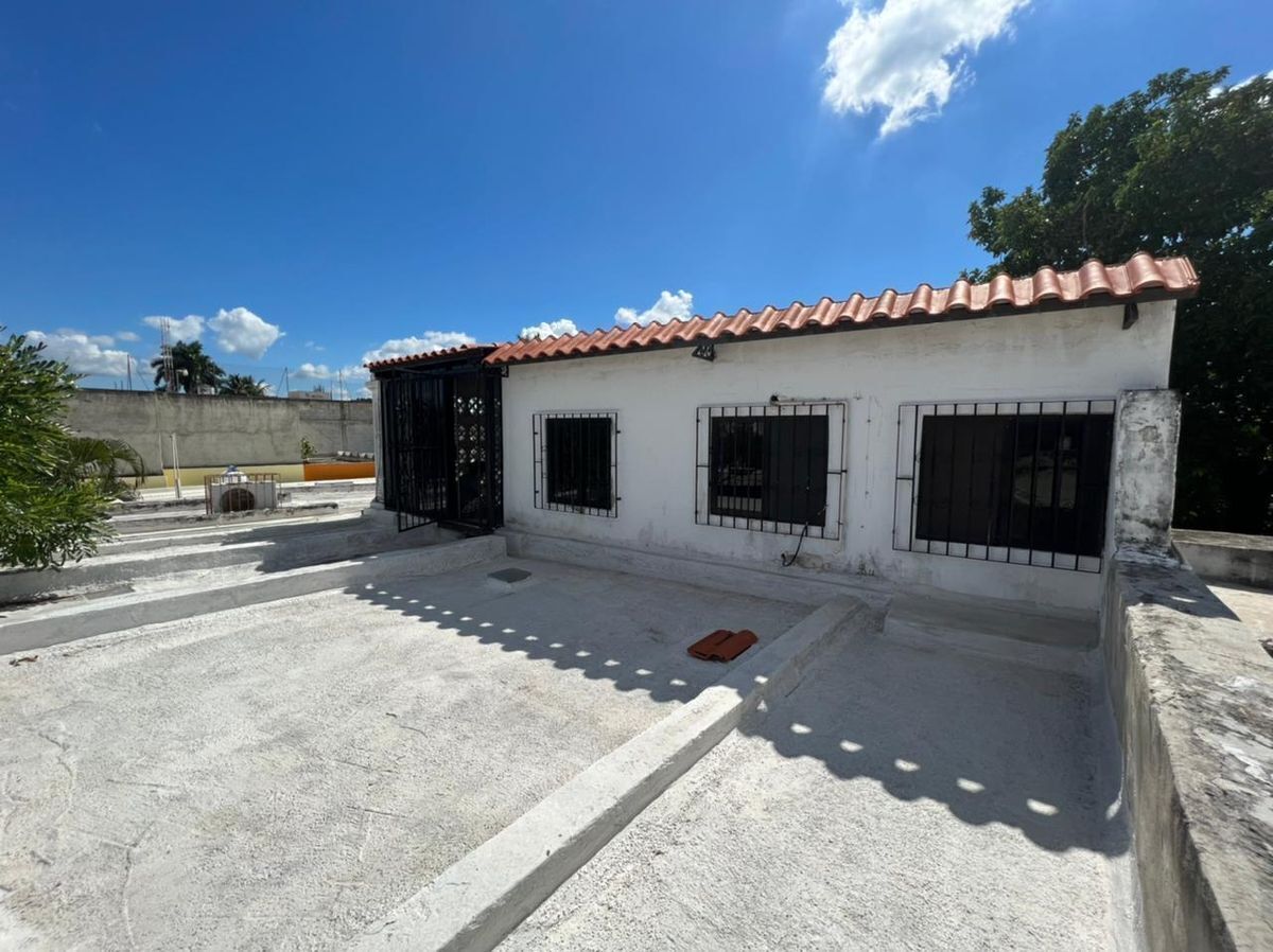 Casa para remodelar en venta ubicada en el Barrio de Santiago, Mérida ...