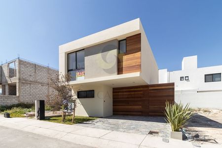 Casa en Zizana Zakia Queretaro con hasta 4 habitaciones. Acabados de ...