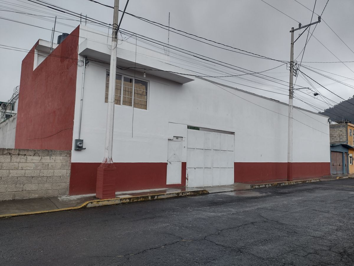 BODEGA EN RENTA CON PATIO DE MANIOBRAS O JARDÍN EN TOLUCA | EasyBroker