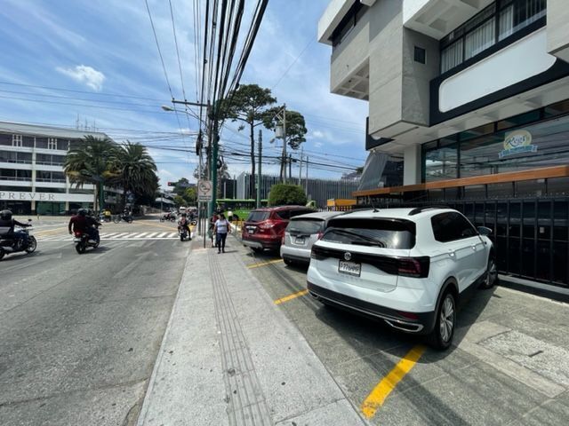 Oficina en Venta/Renta Edificio Tivoli Zona 9. | EasyAviso