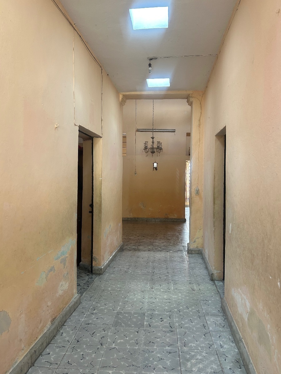 Bellísima casa para renovar con fachada colonial | EasyBroker