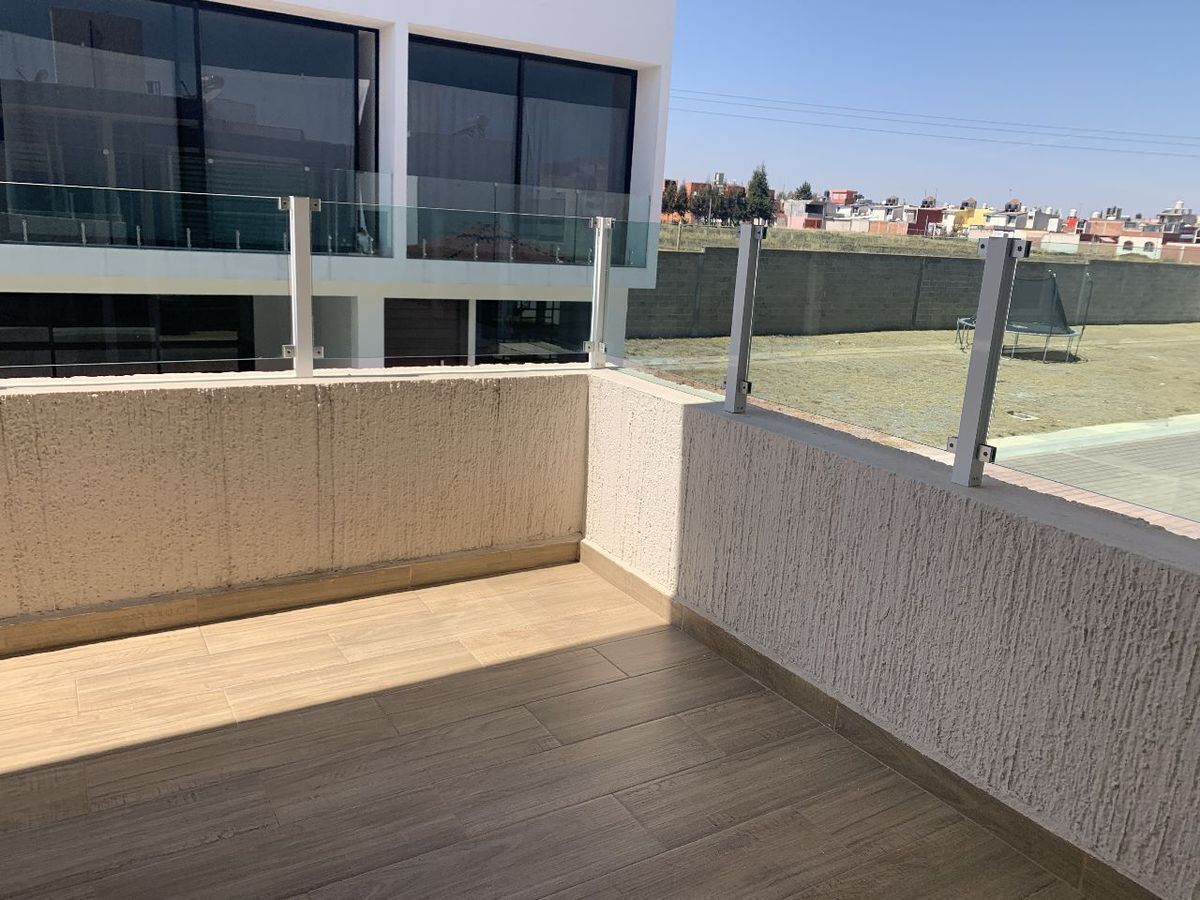 CASA SEMINUEVA EN FRACC. RESIDENCIAL PARQUE INGLES, APIZACO | EasyBroker