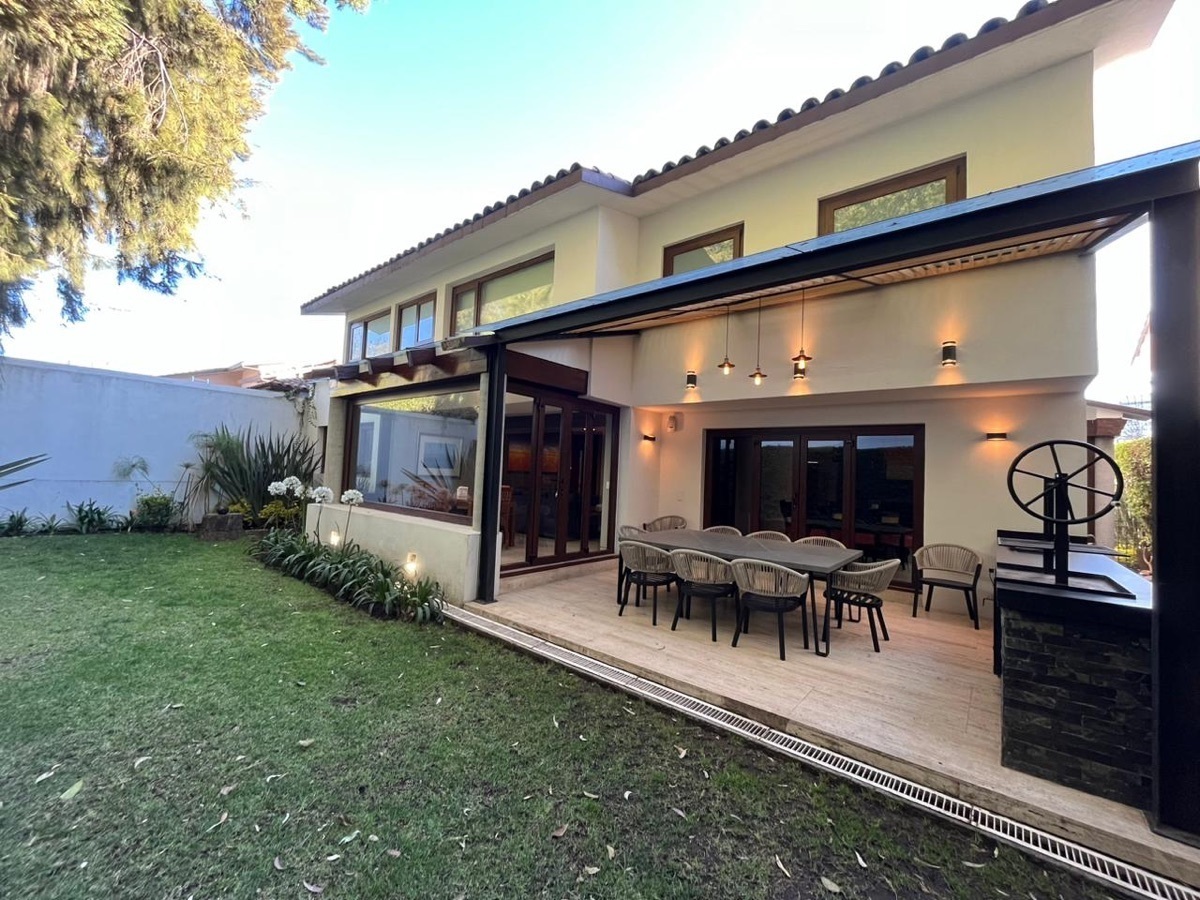 ESPECTACULAR CASA ESTILO MEXICANO | EasyBroker
