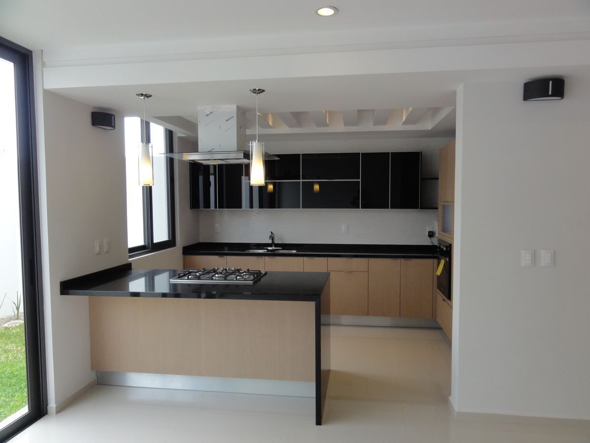 CASA CON ESTUDIO EN PB Y ROOF GARDEN, FRENTE A ÁREA VERDE. | EasyBroker