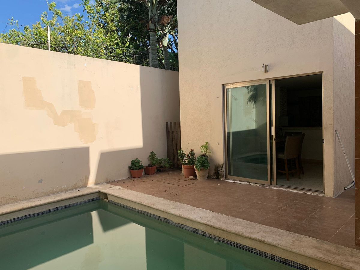 Casa en venta de dos pisos con alberca privada, zona Sur de Mérida ...