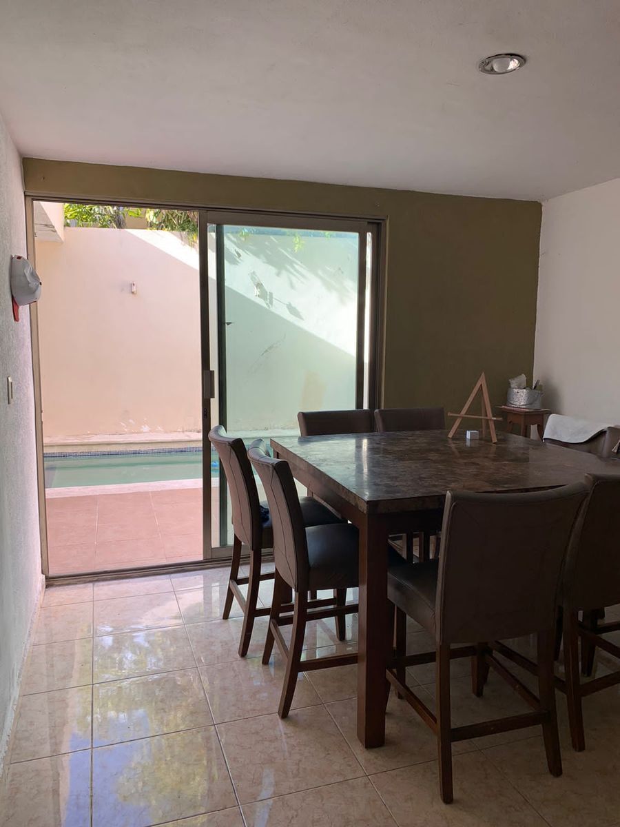 Casa en venta de dos pisos con alberca privada, zona Sur de Mérida ...