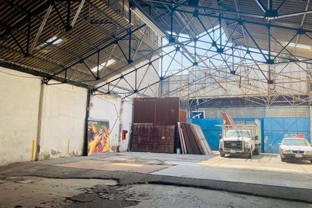 RENTA NAVE O BODEGA EN CONDESA | EasyBroker